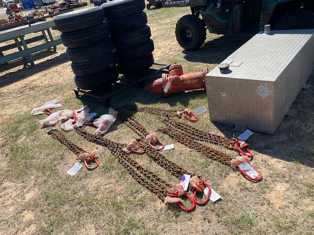Lift Chains – Ratchet Boomers – Heugatter Auction, Bowie Texas